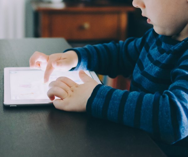 Digital Addiction: a Barrier in your child’s growth. | WOW Parenting