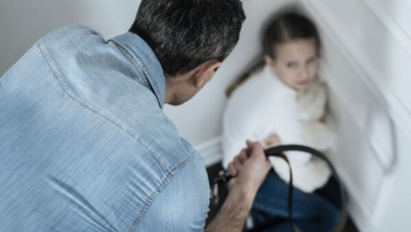 10 Negative effects of beating children | Wow Parenting